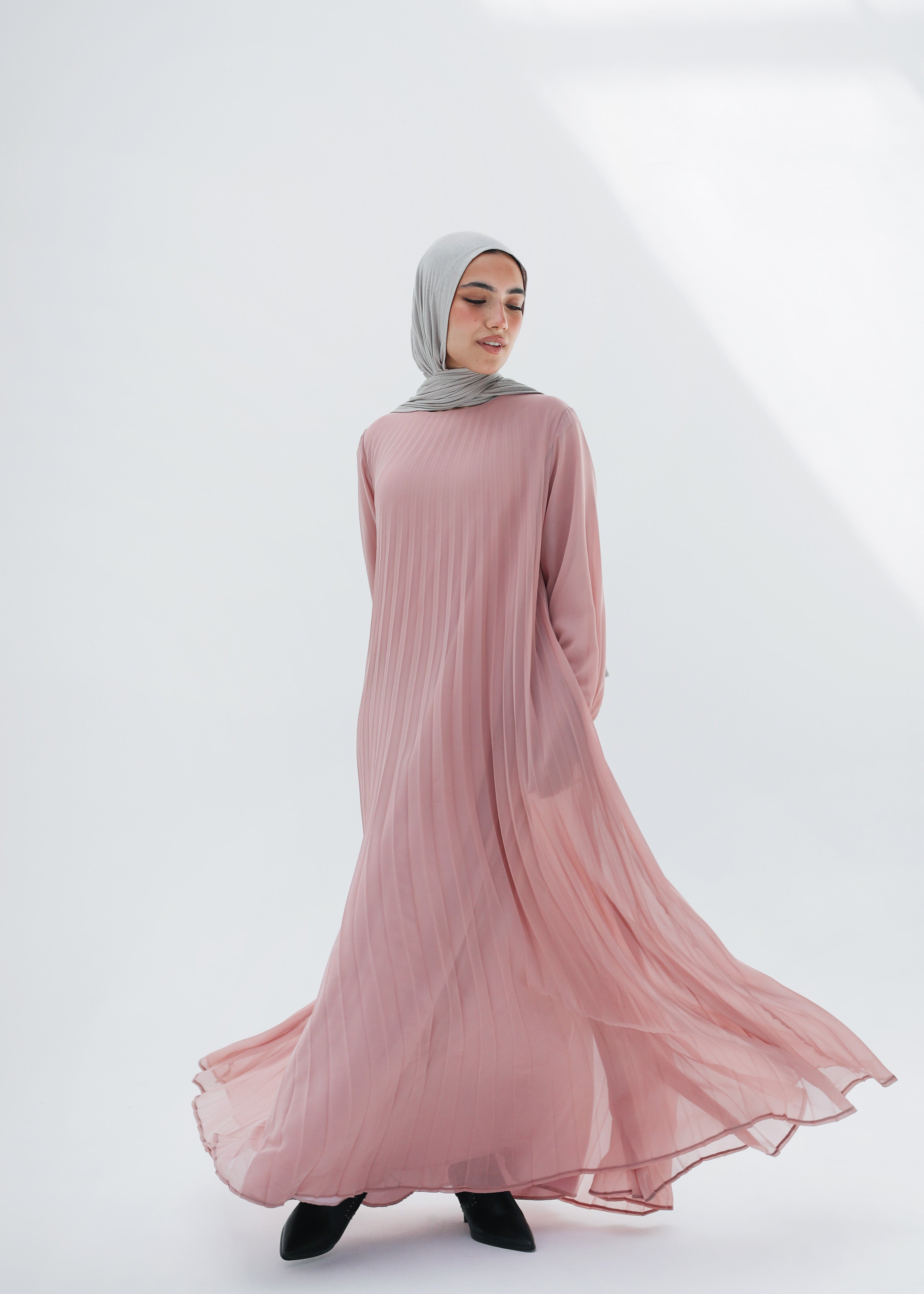 Cloach Pleated Dress In Pink – Modesty Abaya